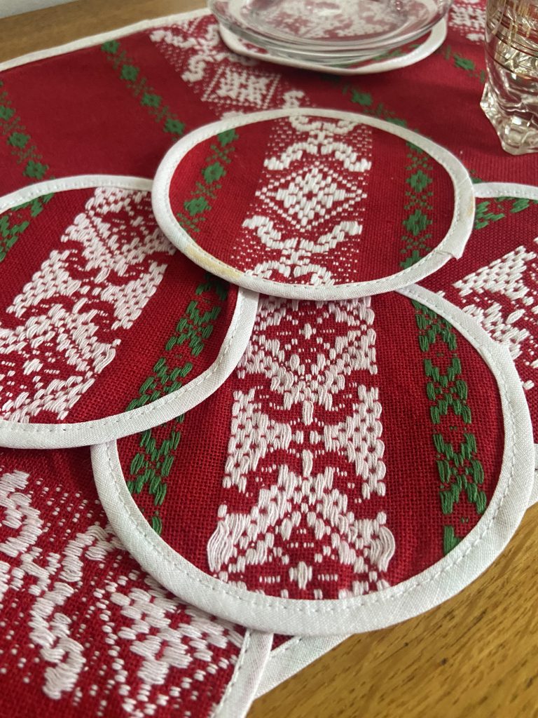 Set De Linge Basque Pour Service à Porto