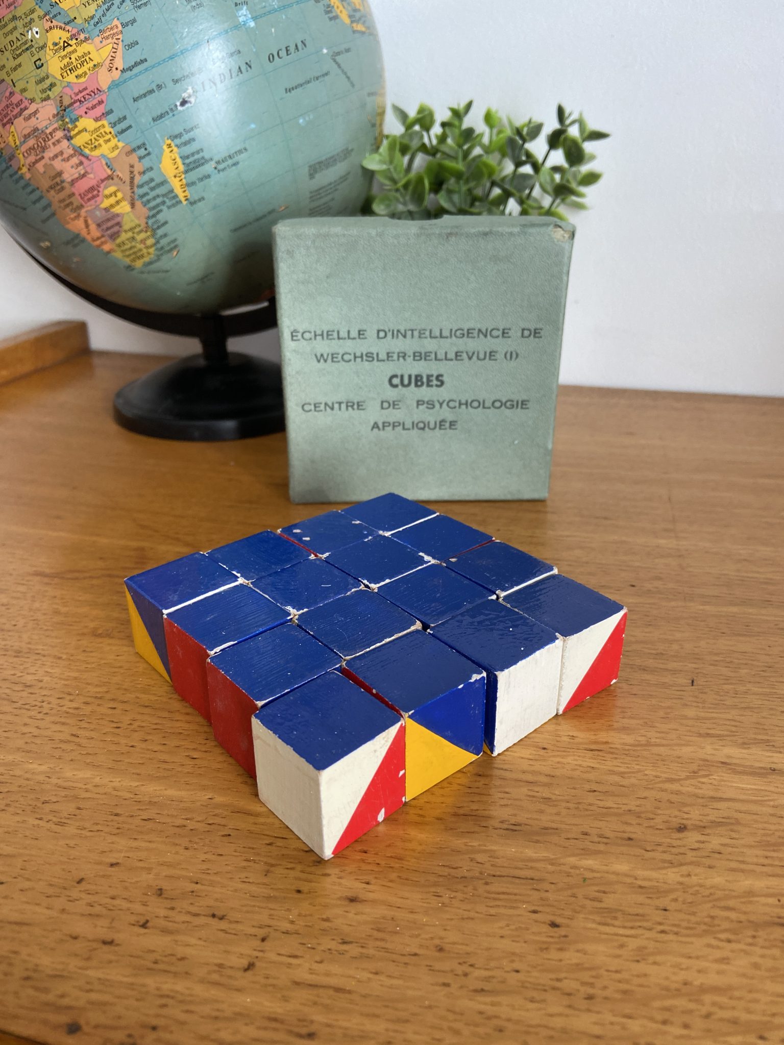 Cubes D'intelligence Psy Années 60 - Insolite Cabinet De Curiosité