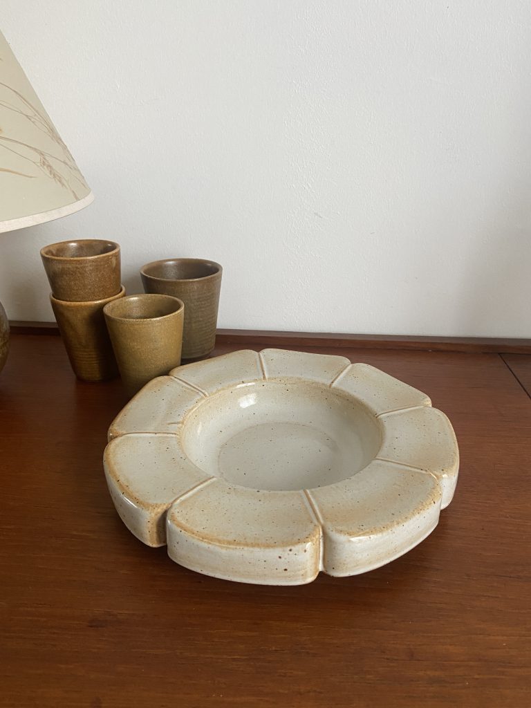 Plat Vide Poche En Forme De Fleur En Grès Du Marais