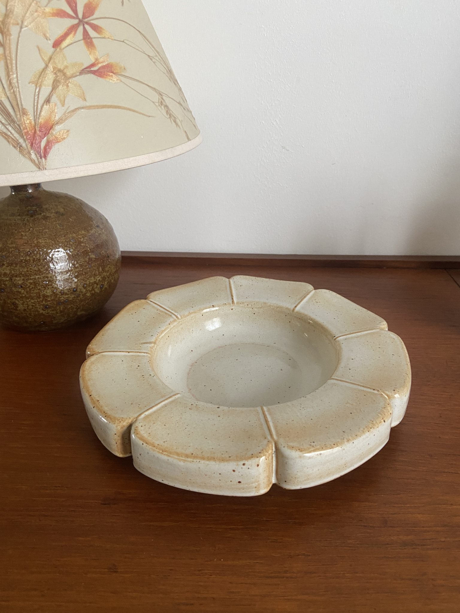 Plat Vide Poche En Forme De Fleur En Grès Du Marais