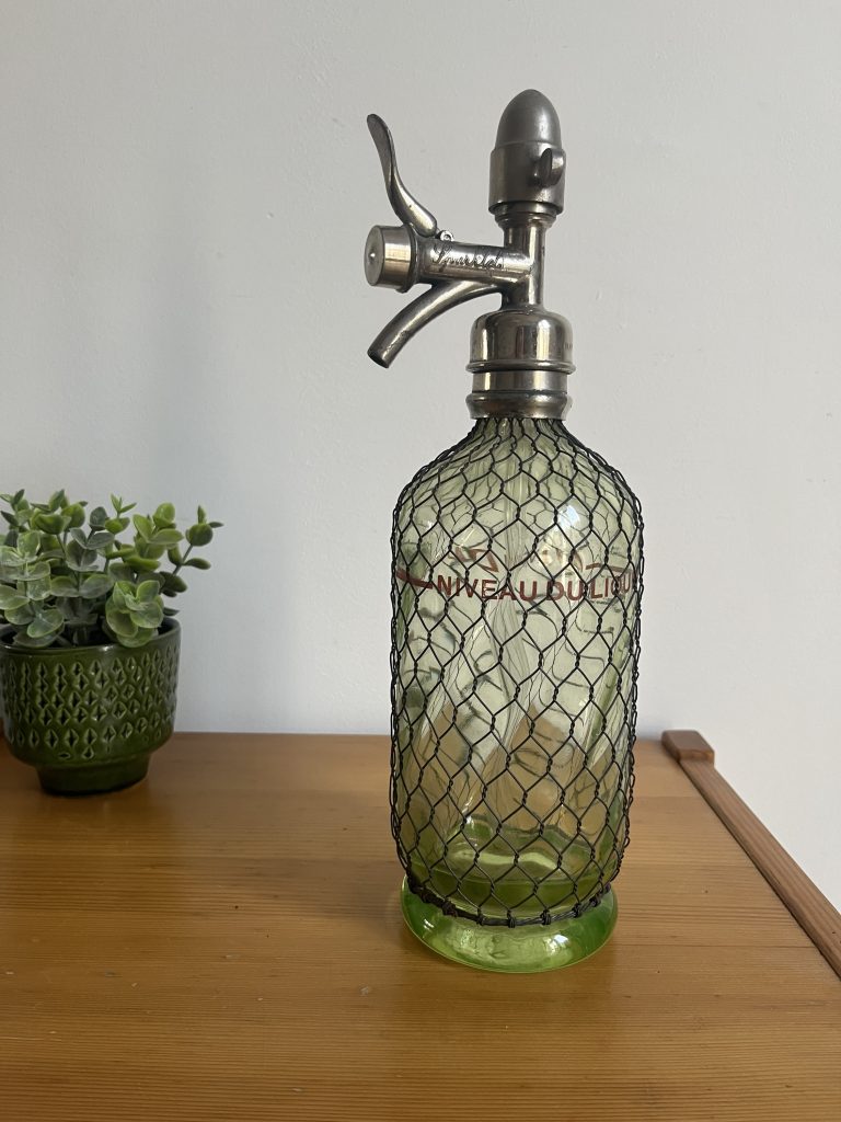 Ancien Siphon De Bar En Verre Vert Et Grillagé Années 50
